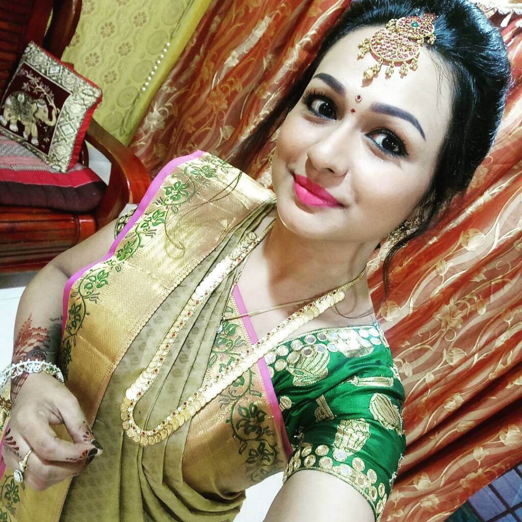 Samar Navabi (Agent Navabi) actress Mozhan Marno Movies and TV shows ...