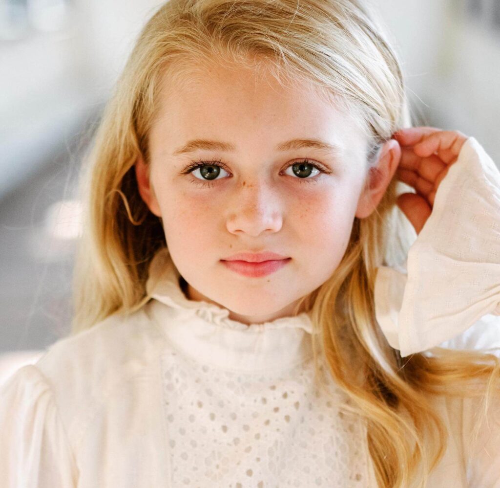 Eden Grace Redfield Age, Birthday, Mother, Parents, Photos, Family ...